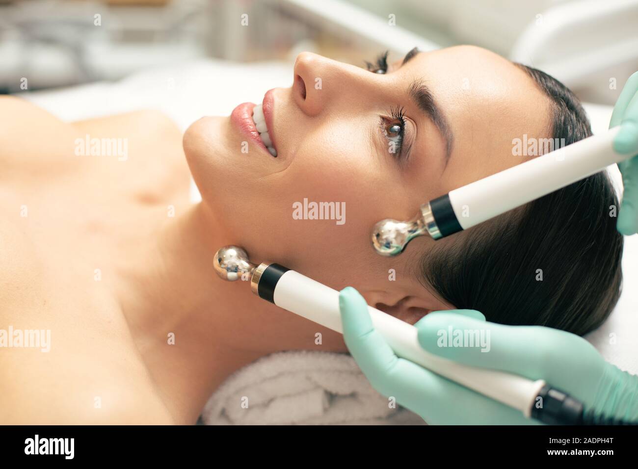 Microcurrent treatment hi-res stock photography and images - Alamy