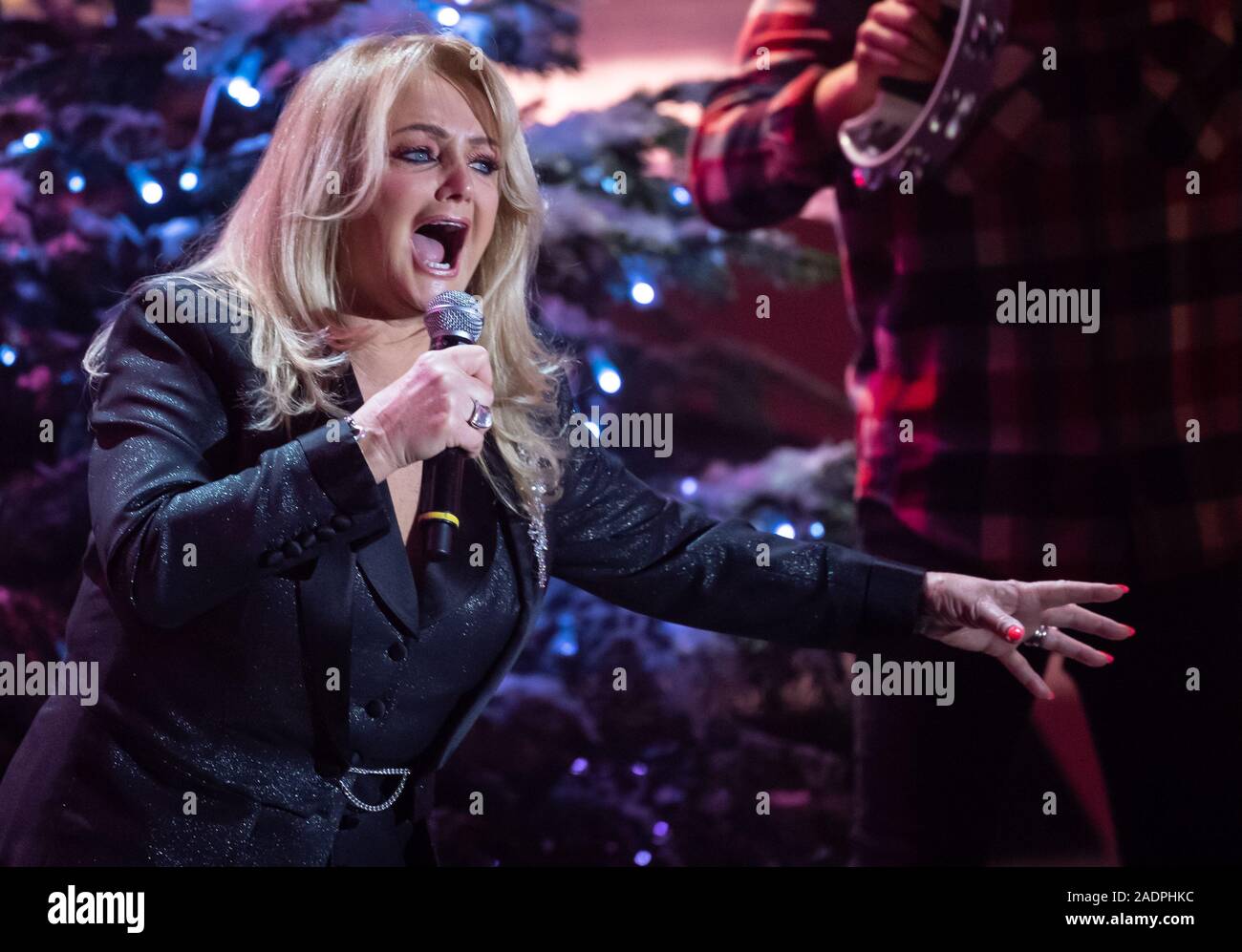 04 December 2019, Bavaria, Munich: Bonnie Tyler, singer, sings at the ...