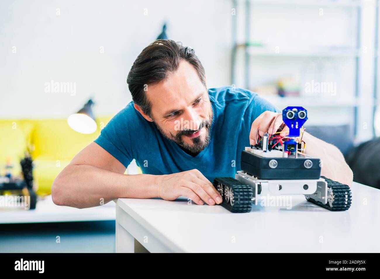 Man constructing hi-res stock photography and images - Alamy