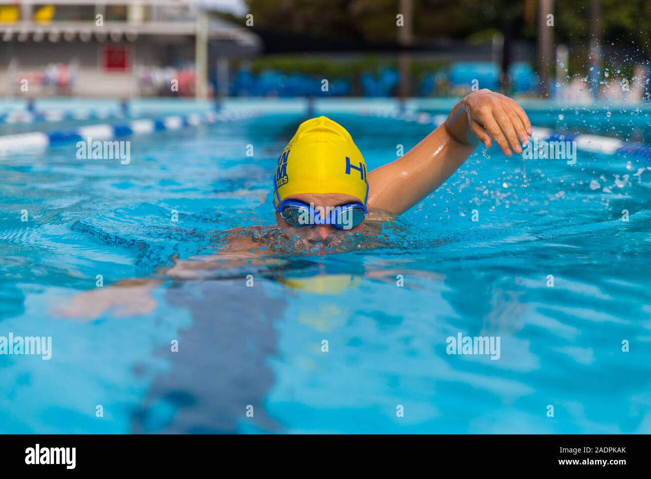 Freestyle swimming woman hi-res stock photography and images - Alamy