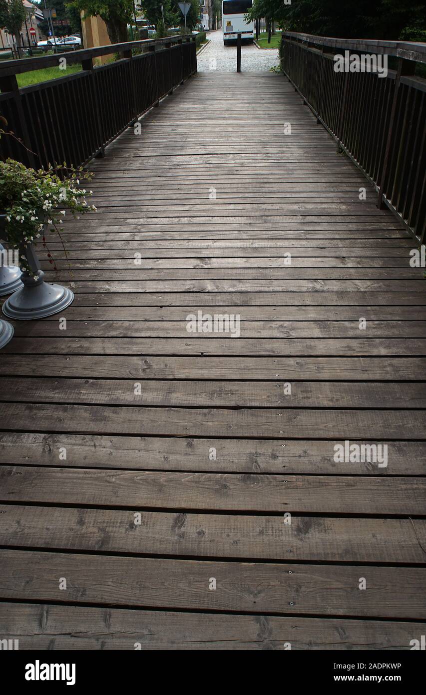 Wood bridge over moat hi-res stock photography and images - Alamy