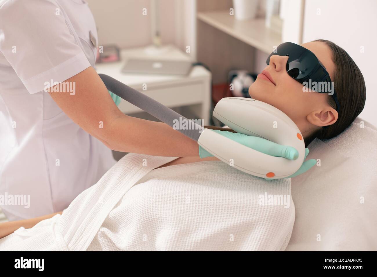 Laser procedure hi-res stock photography and images - Alamy