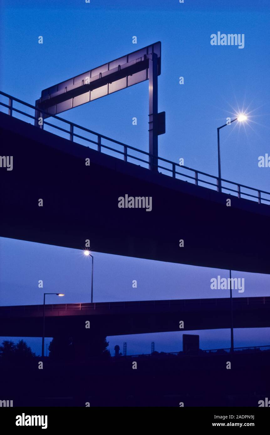 Autoverkehr, Autobahn bei Nacht - Traffic, Highway at Night Stock Photo ...