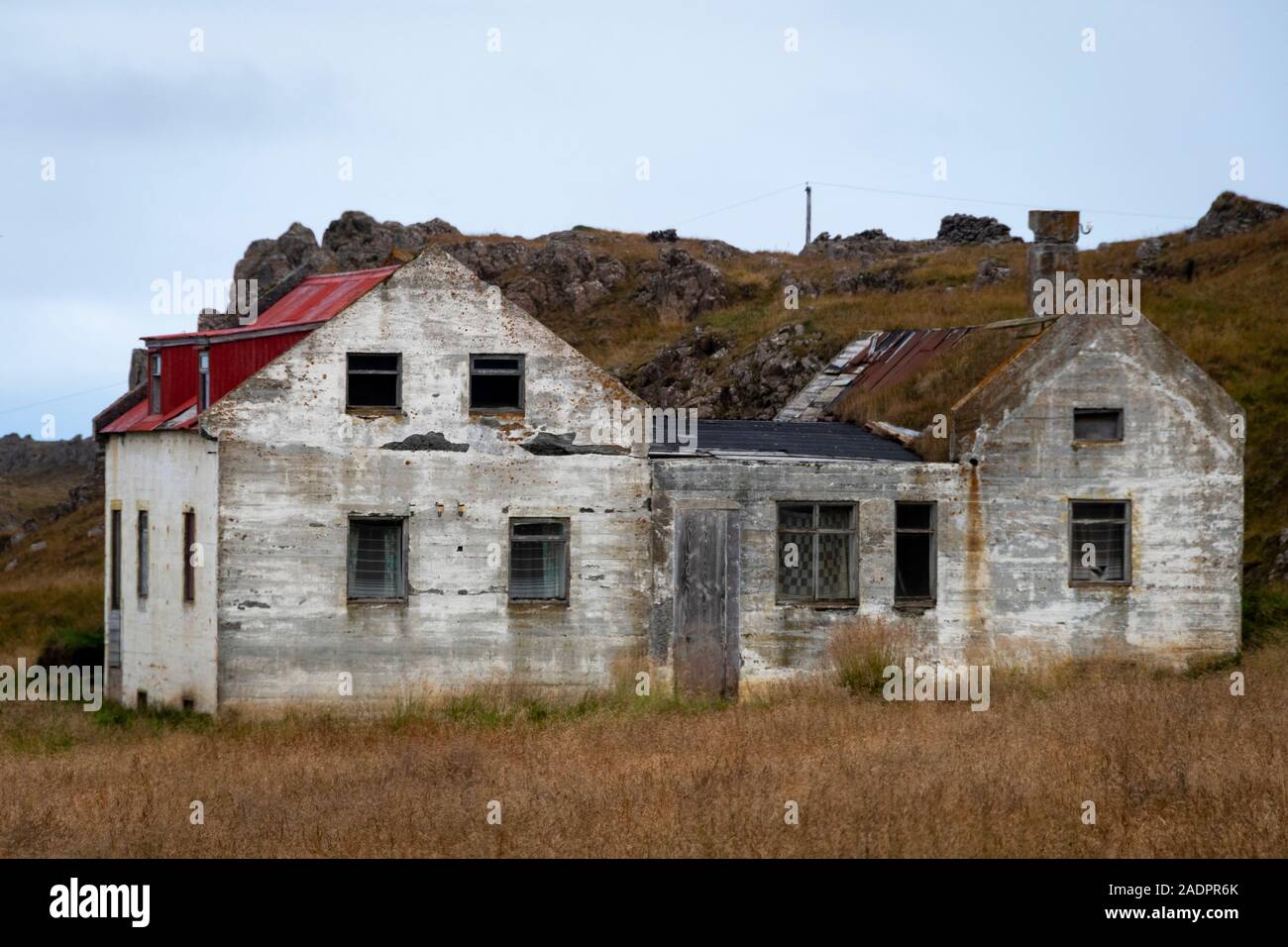 Abandoned farm buildings hi-res stock photography and images - Alamy