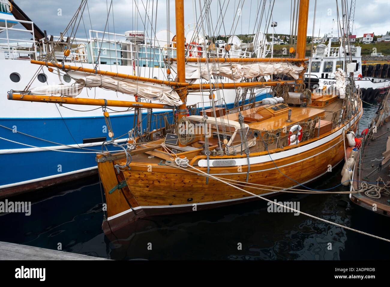 Vintage sailing boat hi-res stock photography and images - Alamy