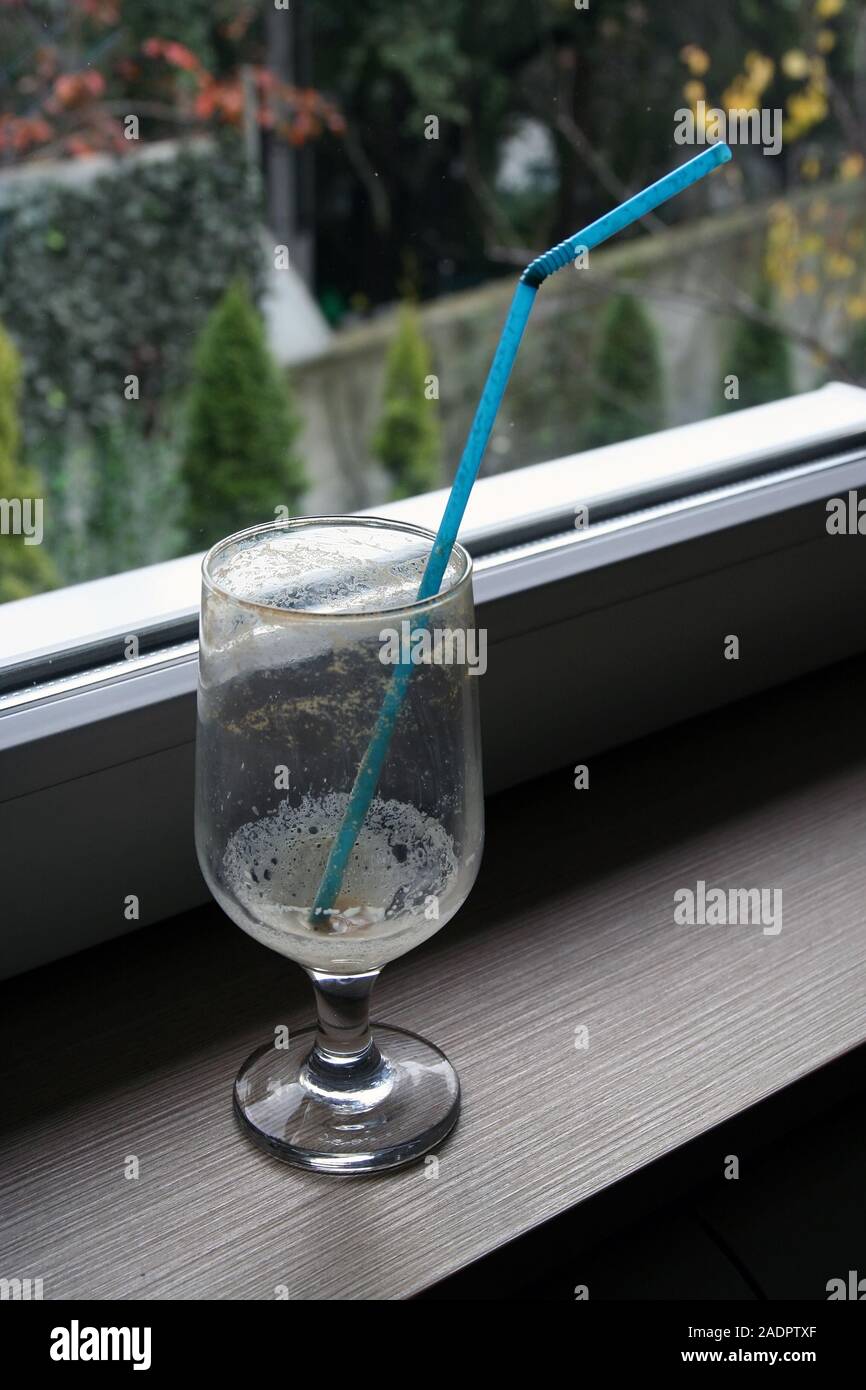 Empty coffee glass hi-res stock photography and images - Alamy