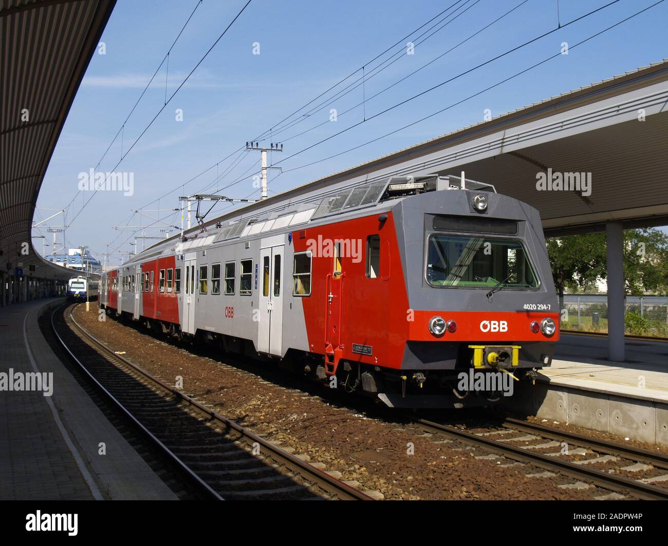 ÖBB Bahnhof Floridsdorf, S-Bahn Stock Photo - Alamy