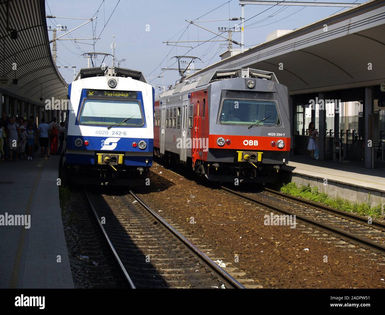 ÖBB Bahnhof Floridsdorf, S-Bahn Stock Photo - Alamy
