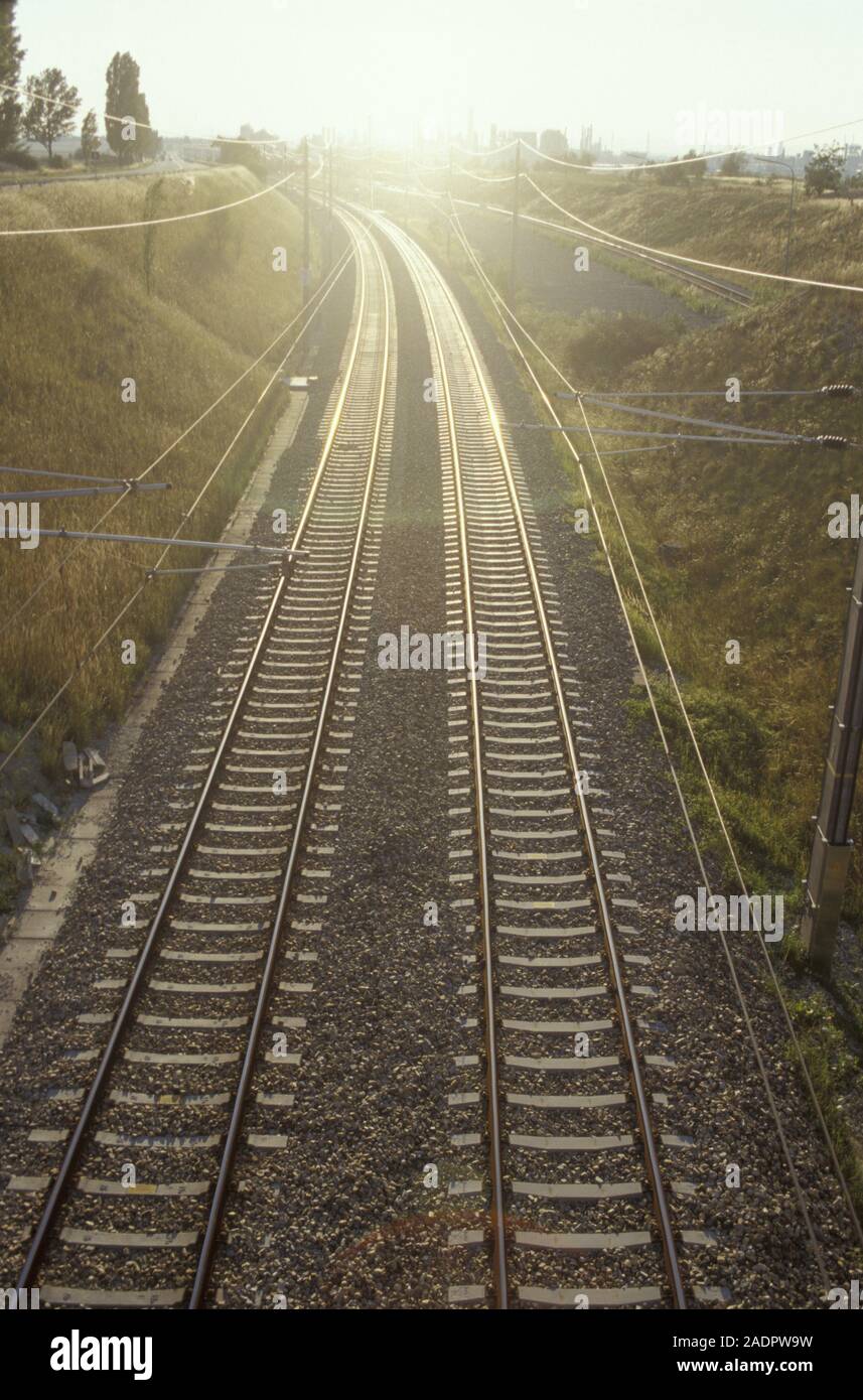 Bahngleise eisenbahn hi-res stock photography and images - Alamy