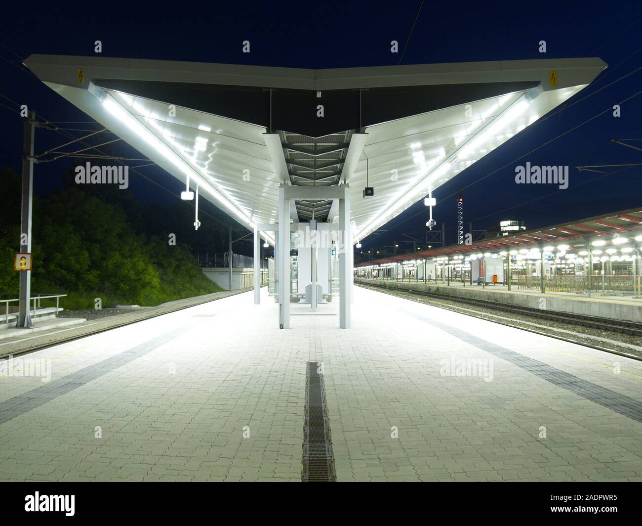 Meidling bahnhof hi-res stock photography and images - Alamy