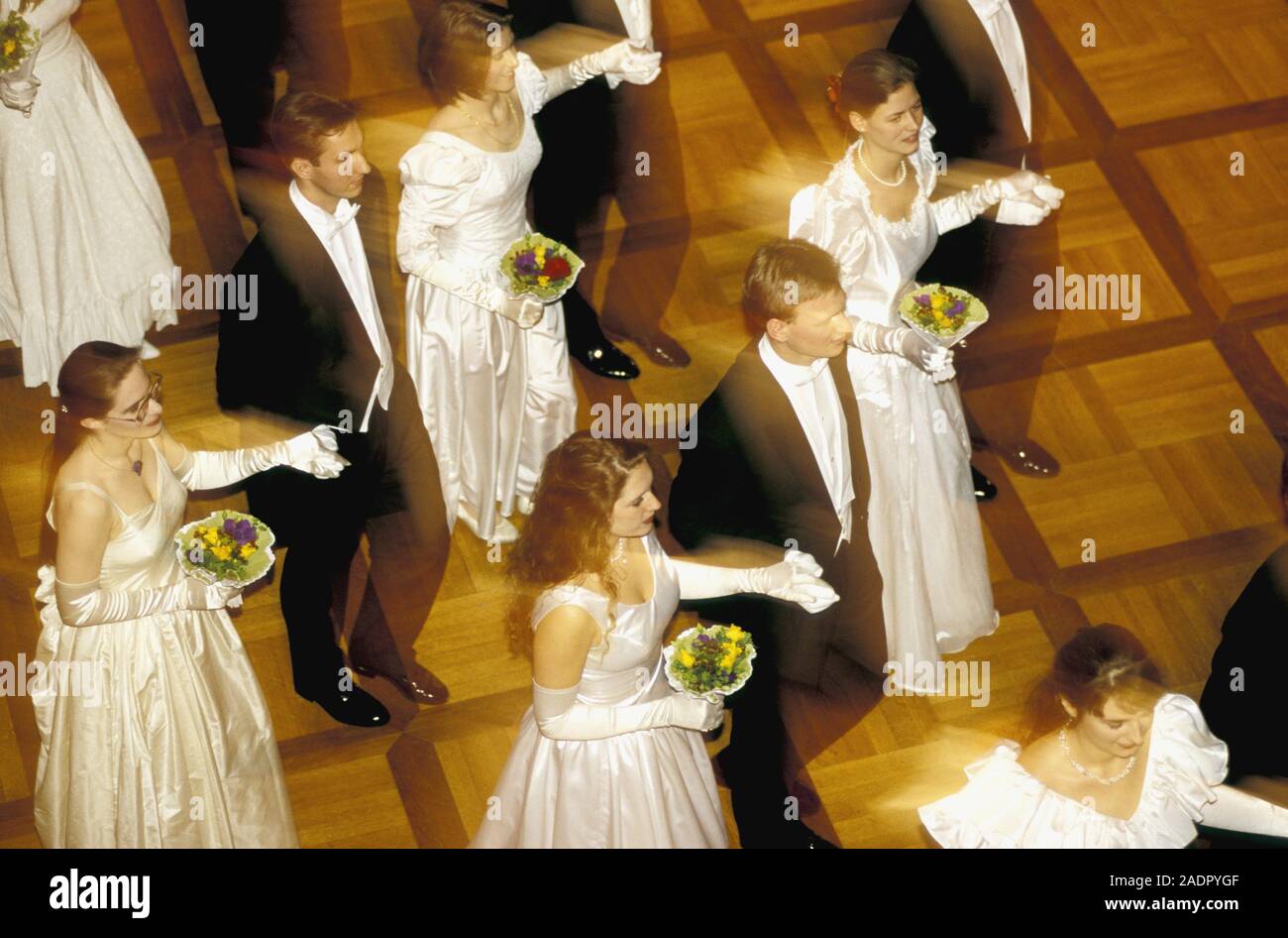 Wien, Opernball; Walzer, Frack, Abendkleid, Ballsaison - NO MODEL ...