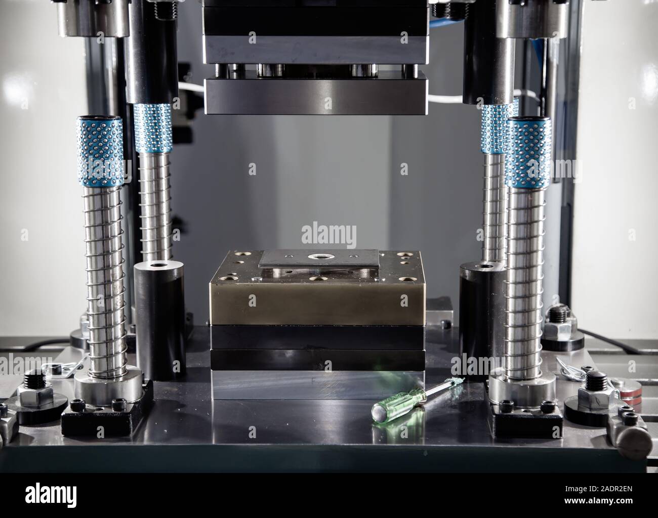 Hydraulic press stamping machine for metal sheet, Industrial ...