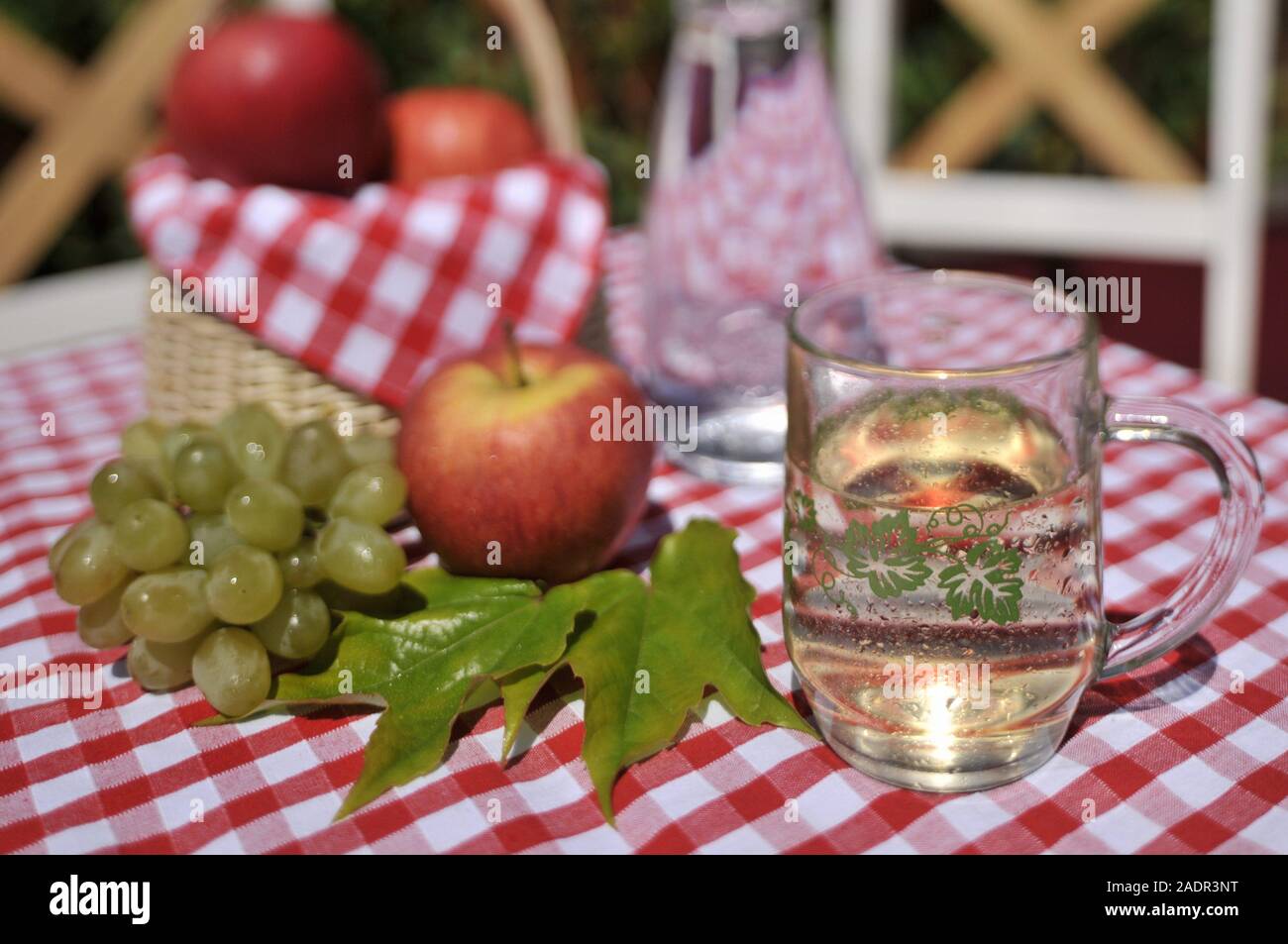 Heurigen hi-res stock photography and images - Alamy