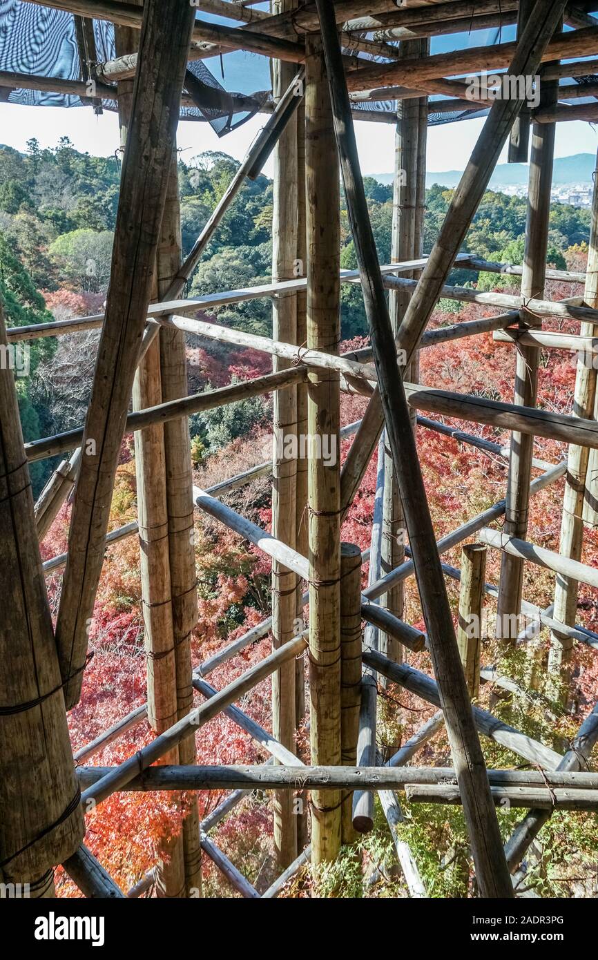 Wooden scaffolding at Kiyomizu-dera Temple in Kyoto, Japan Stock Photo ...
