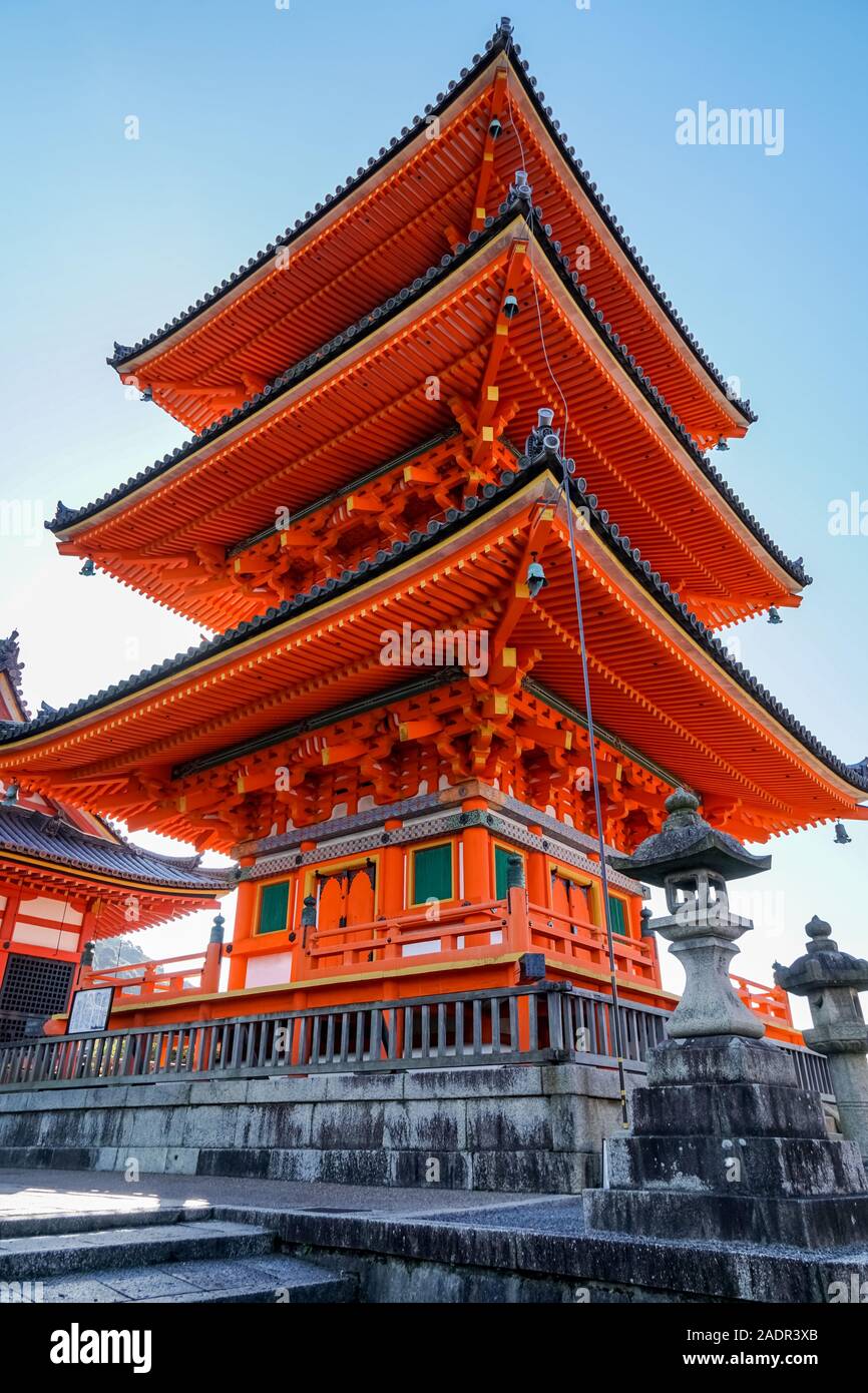 Three story pagoda kiyomizu dera temple kyoto hi-res stock photography ...