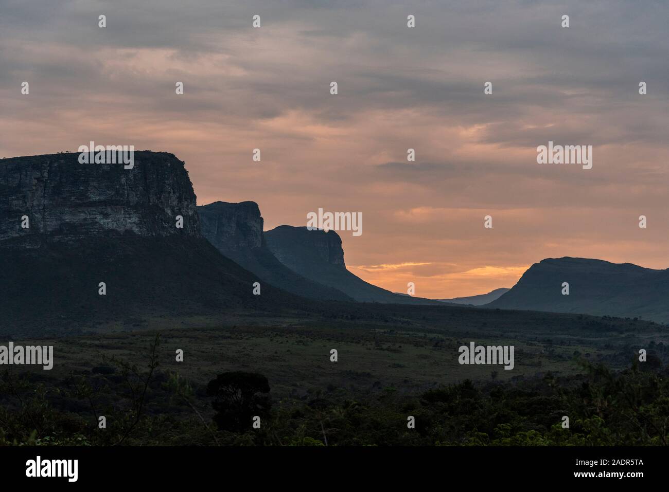Beautiful landscape of flat top mountains on sunset time, Chapada ...
