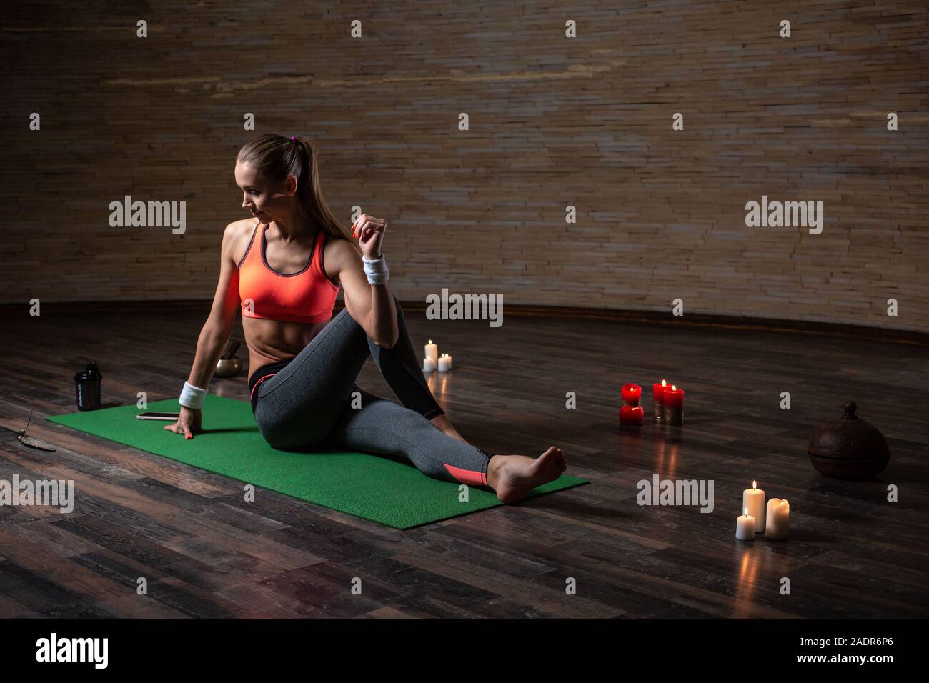 Twisted body hi-res stock photography and images - Alamy