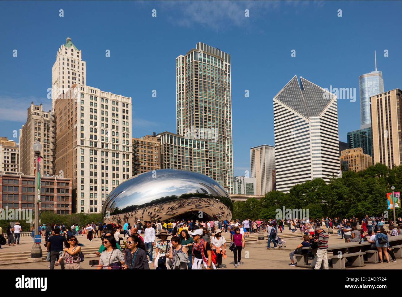 Cloud Gate sculpture in Millennium Park Chicago Illinois Stock Photo ...