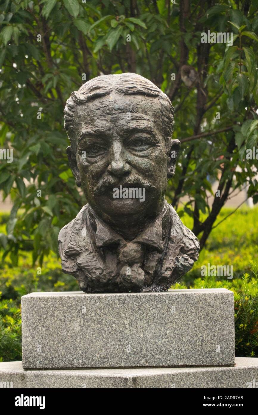 Aaron Montgomery Ward statue in Grant Park Chicago Illinois Stock Photo ...