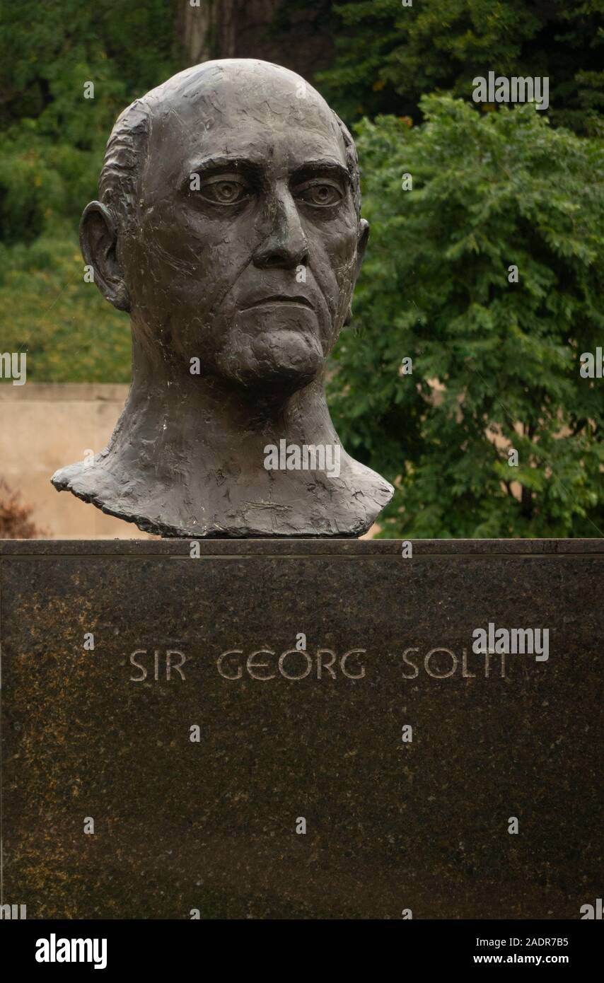 Georg solti hi-res stock photography and images - Alamy