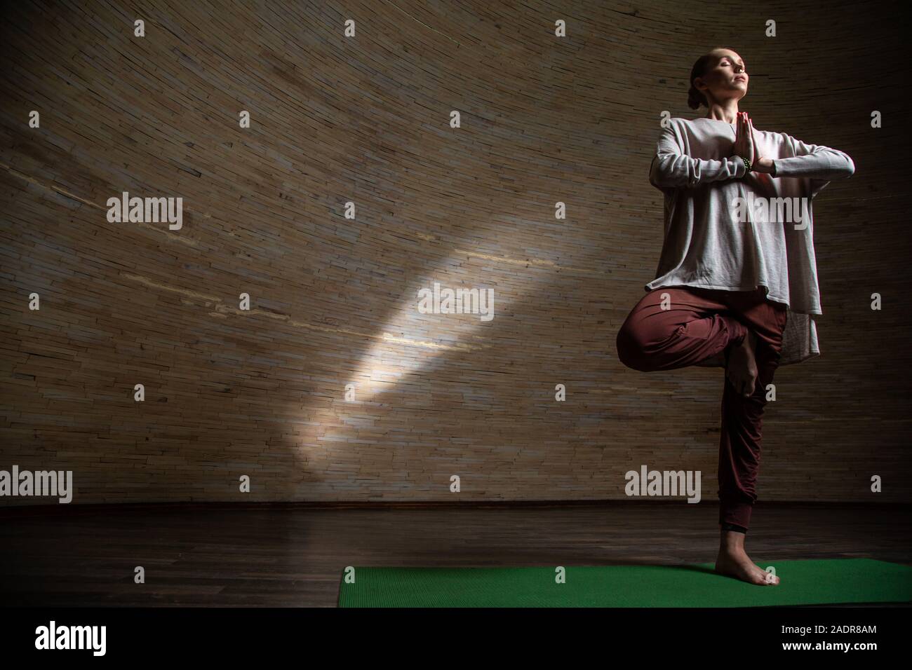 Lady meditating hi-res stock photography and images - Alamy