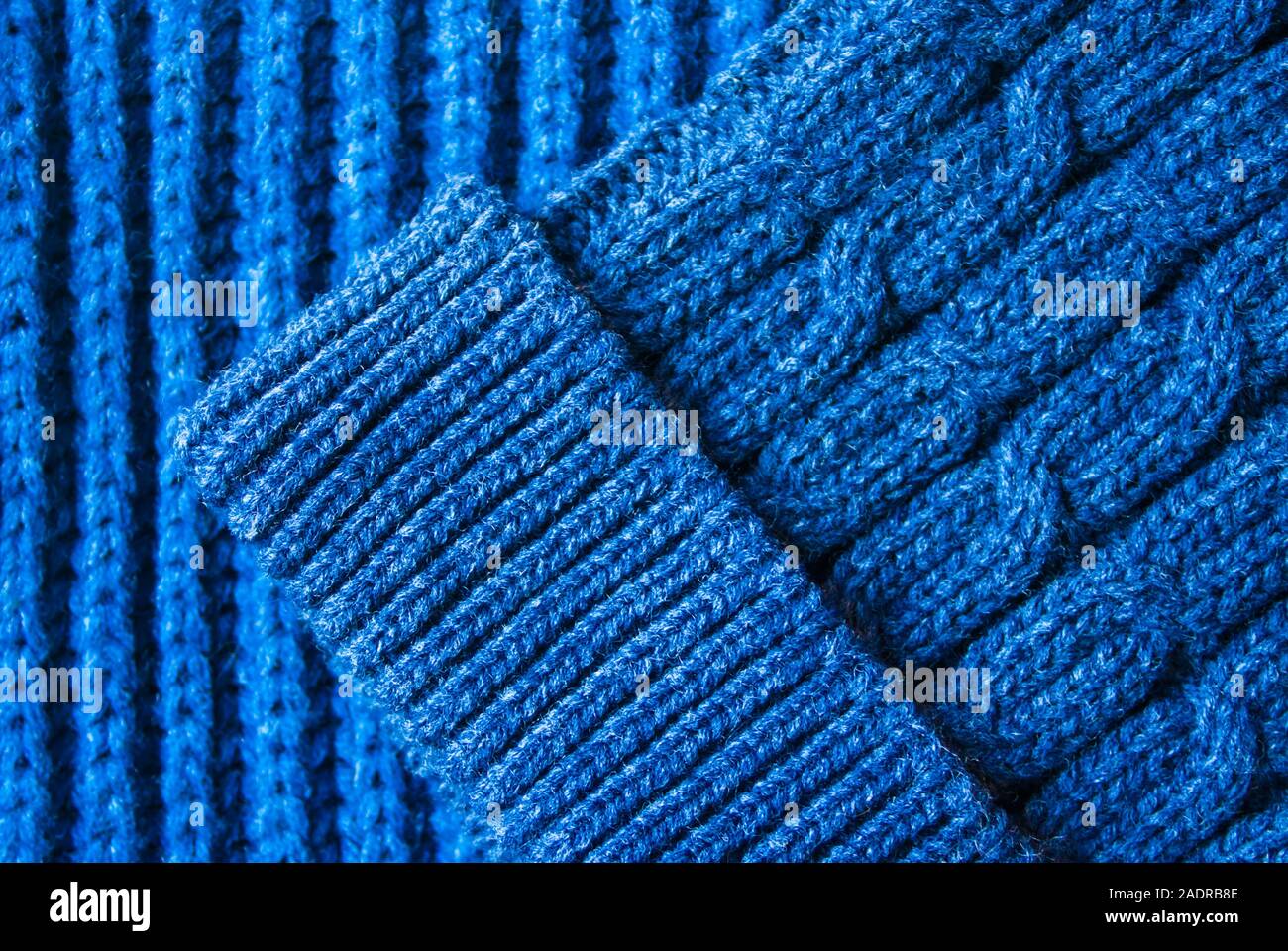 Knitted scarf and hat texture Stock Photo - Alamy