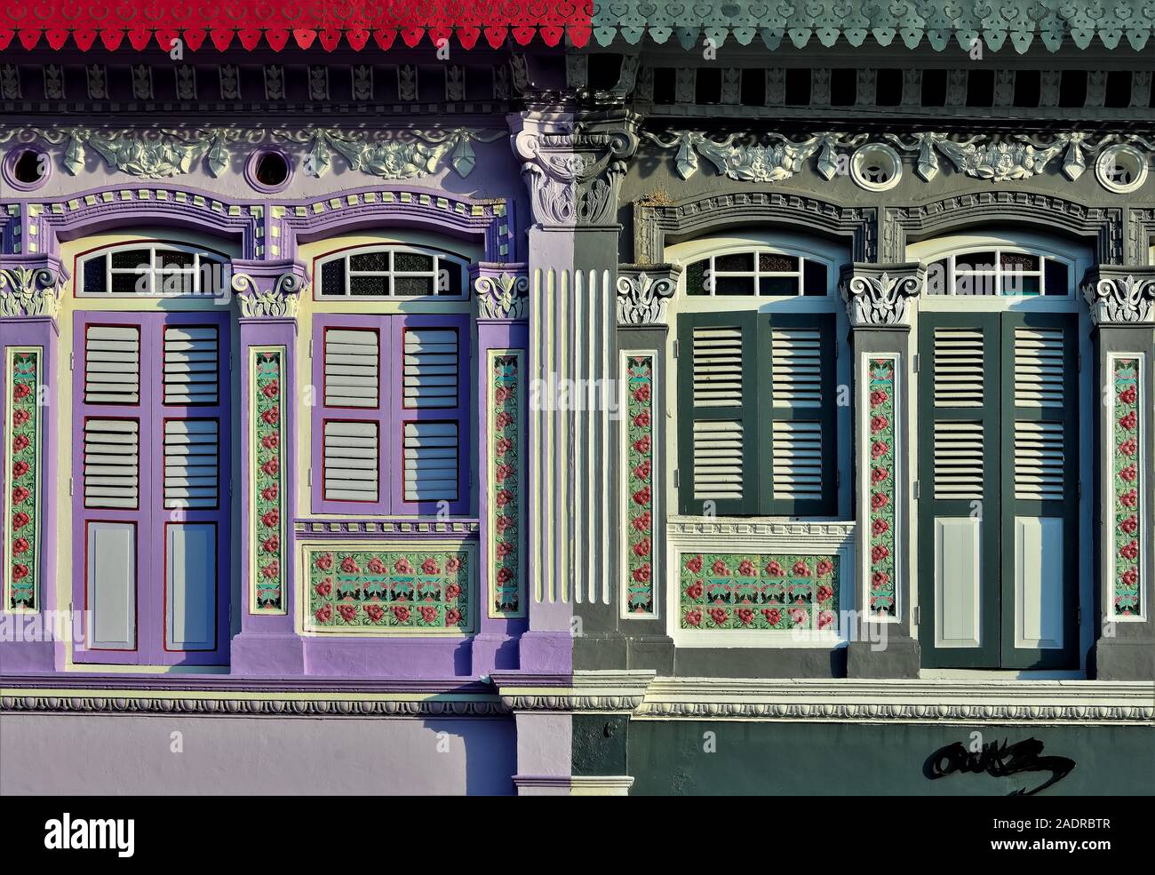 Vintage shophouses hi-res stock photography and images - Alamy