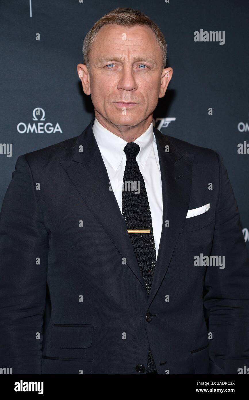 James bond daniel craig eye hi-res stock photography and images - Alamy