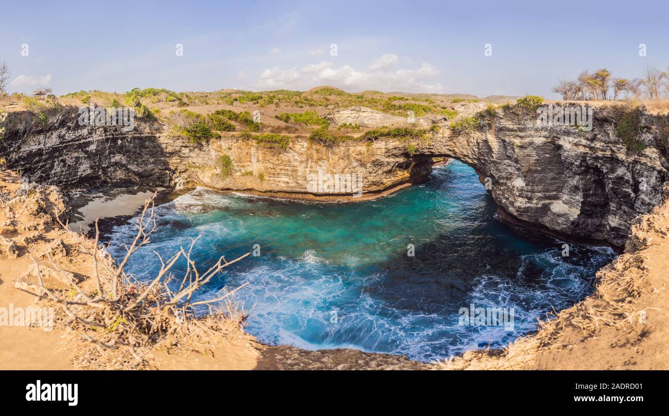 Landscape over Broken Beach in Nusa Penida, Indonesia Angel's BillaBong ...