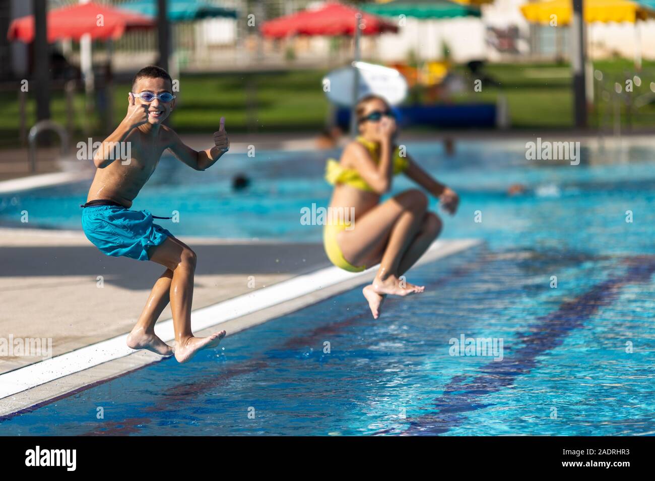 Family pool candid hi-res stock photography and images - Alamy