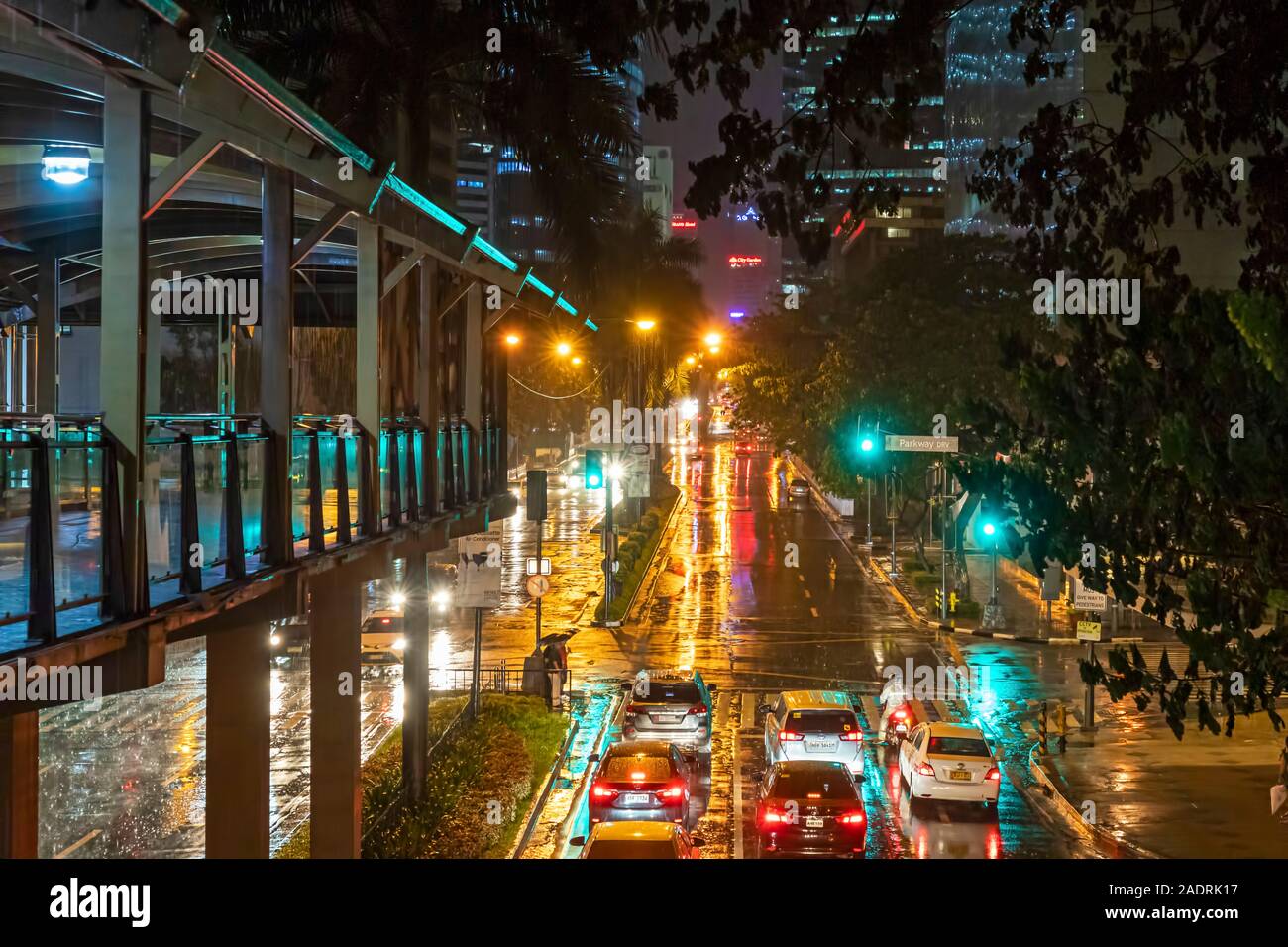Manila street night hi-res stock photography and images - Alamy