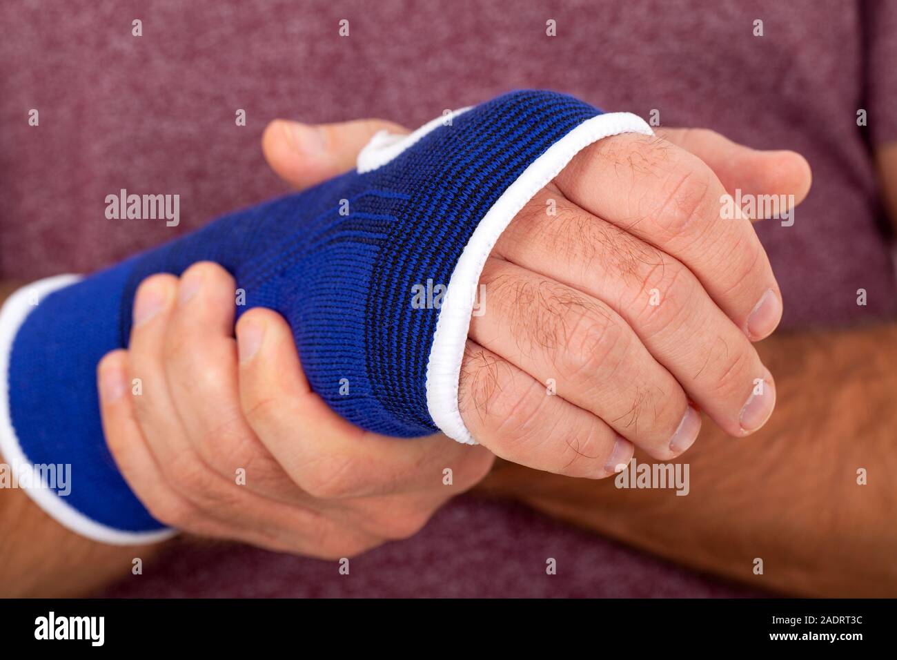 Bone fracture first aid hi-res stock photography and images - Alamy