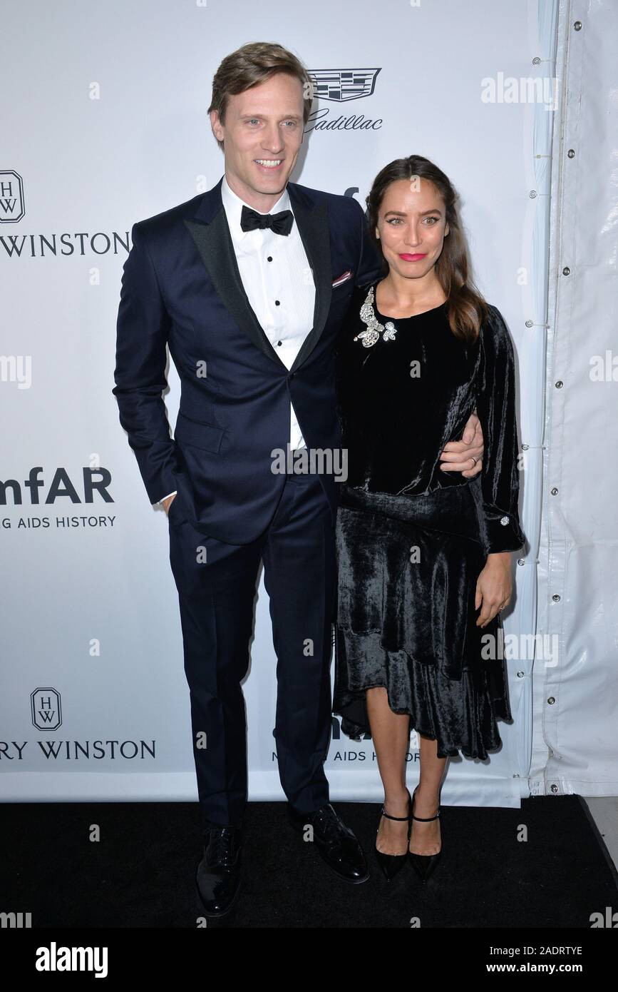 LOS ANGELES, CA. October 27, 2016: Melissa Sears & Teddy Sears at the ...