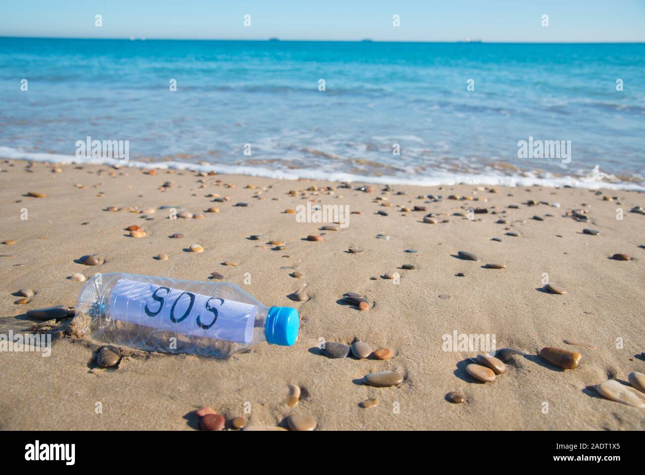 Plastic garbage awareness message hi-res stock photography and images ...