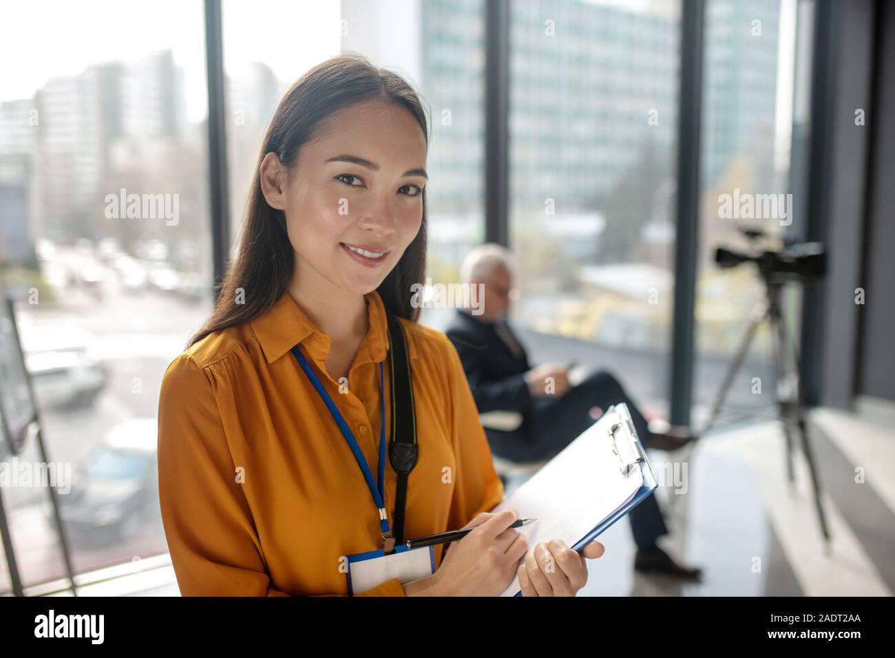 Asian woman tv reporter hi-res stock photography and images - Alamy