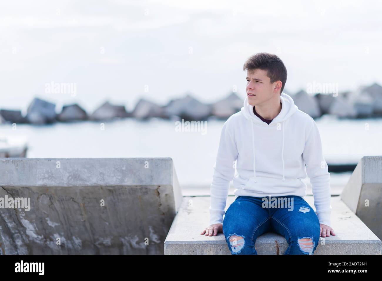 Male teen handsome teen side view hi-res stock photography and images ...