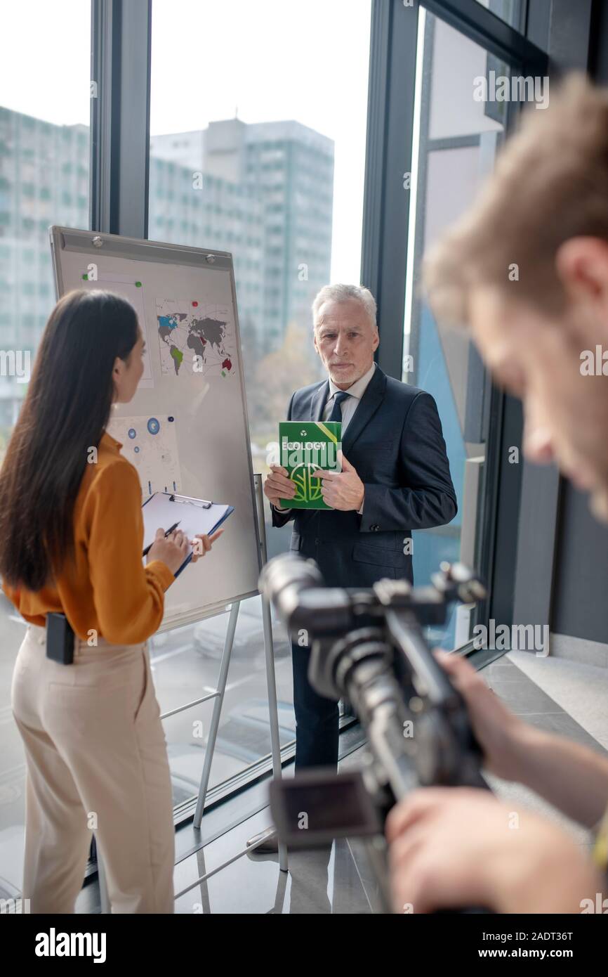 Woman interview man tv studio hi-res stock photography and images - Alamy