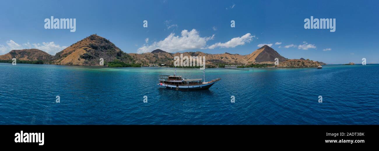 Beautiful view the Manjaja fisherman village and Saloka Island with ...