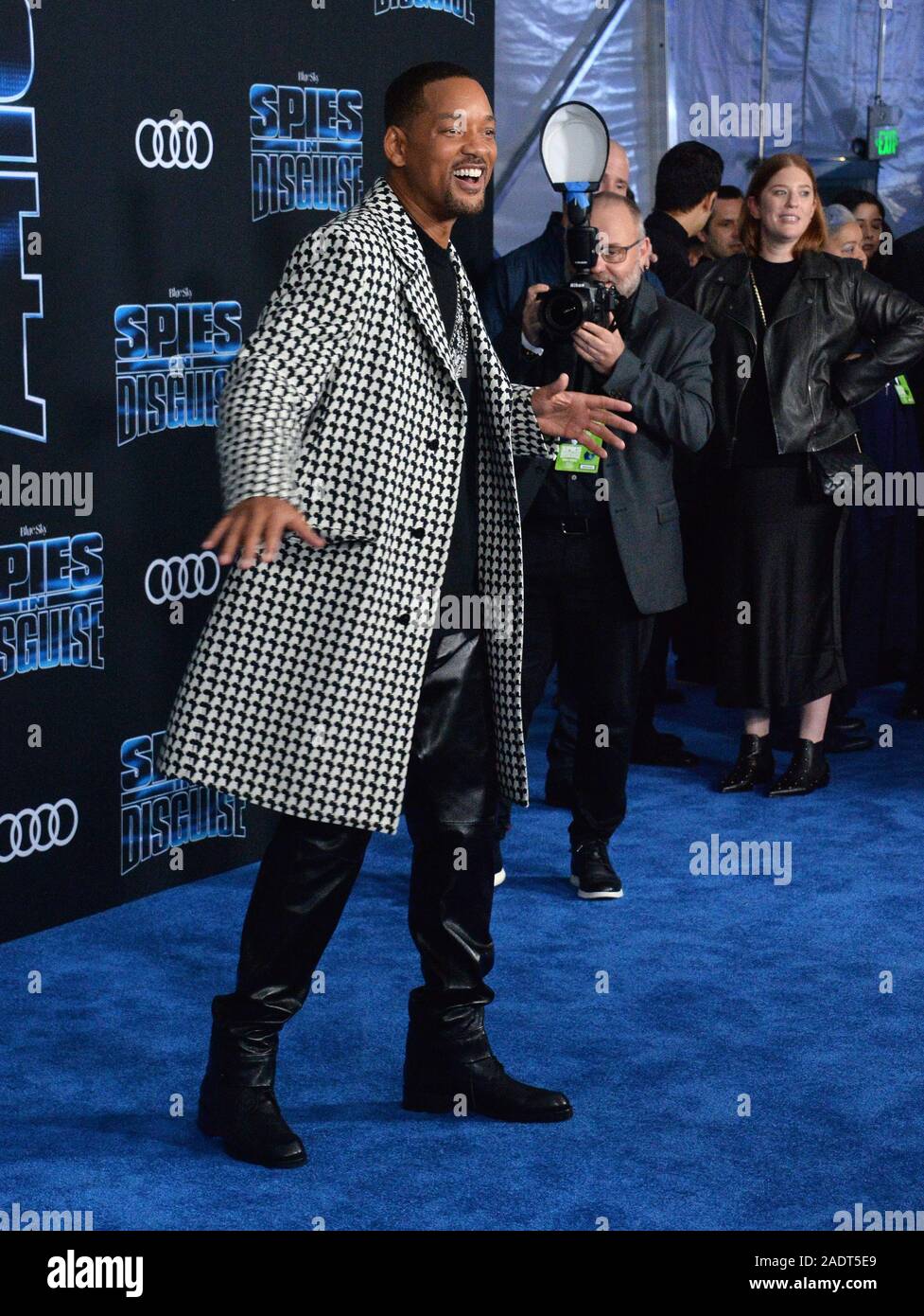 World premiere hollywood picture hi-res stock photography and images ...