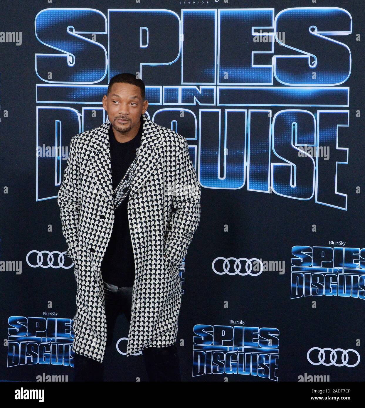 World premiere hollywood picture hi-res stock photography and images ...