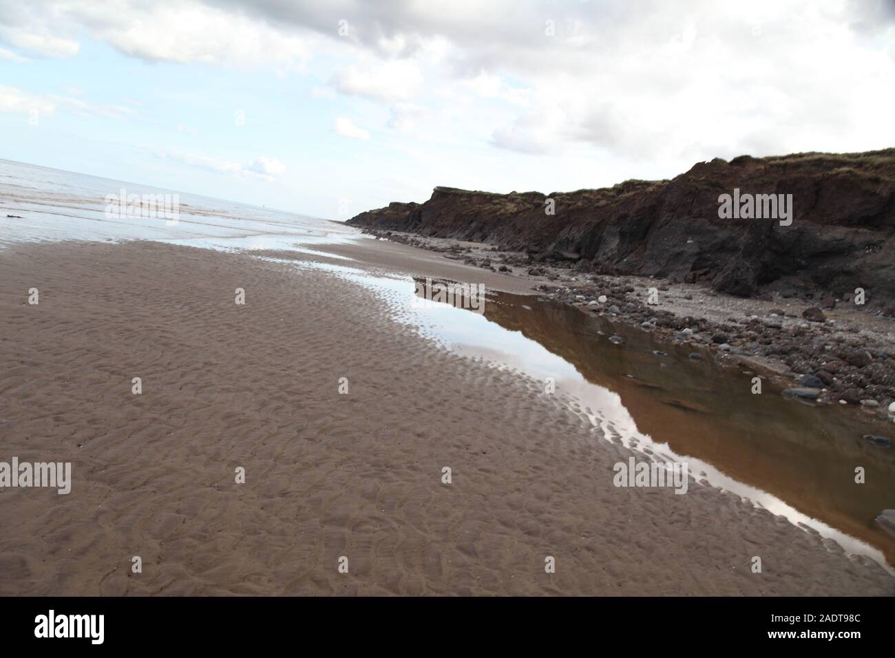 Eroding cliffs at mappleton hi-res stock photography and images - Alamy