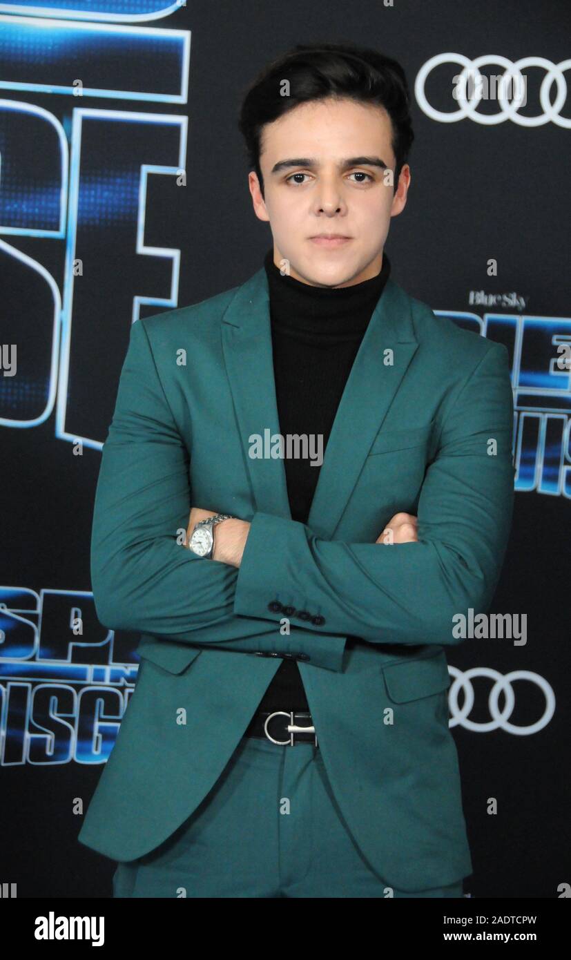 Andres navy hi-res stock photography and images - Alamy