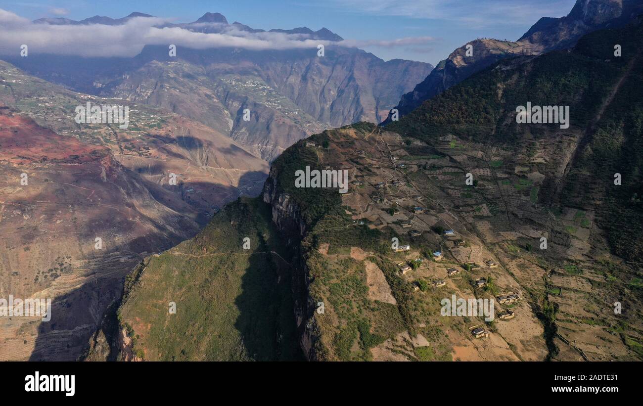 (191205) -- CHENGDU, Dec. 5, 2019 (Xinhua) -- Aerial photo taken on Nov ...