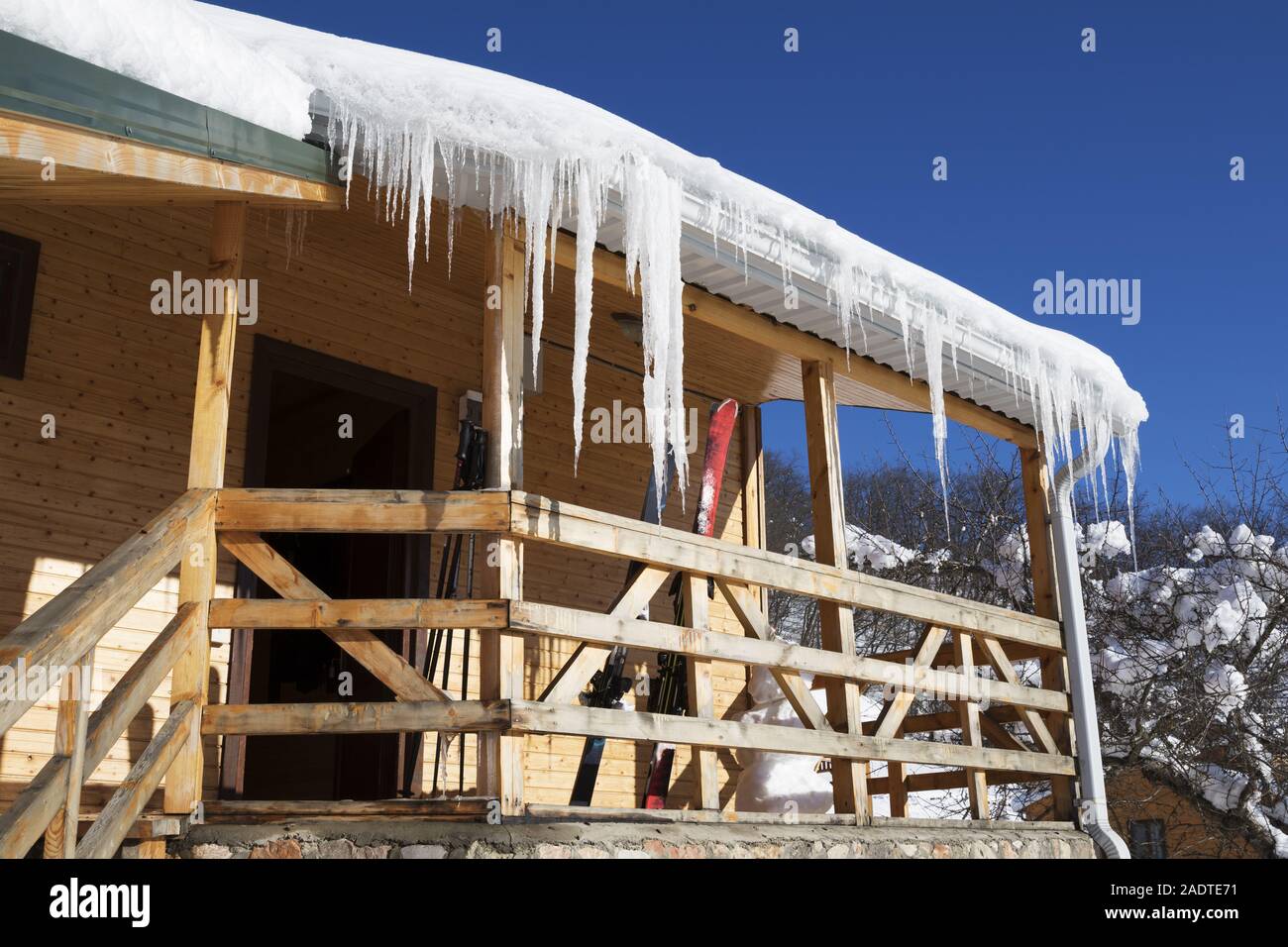 Extreme sun cornice hi-res stock photography and images - Alamy