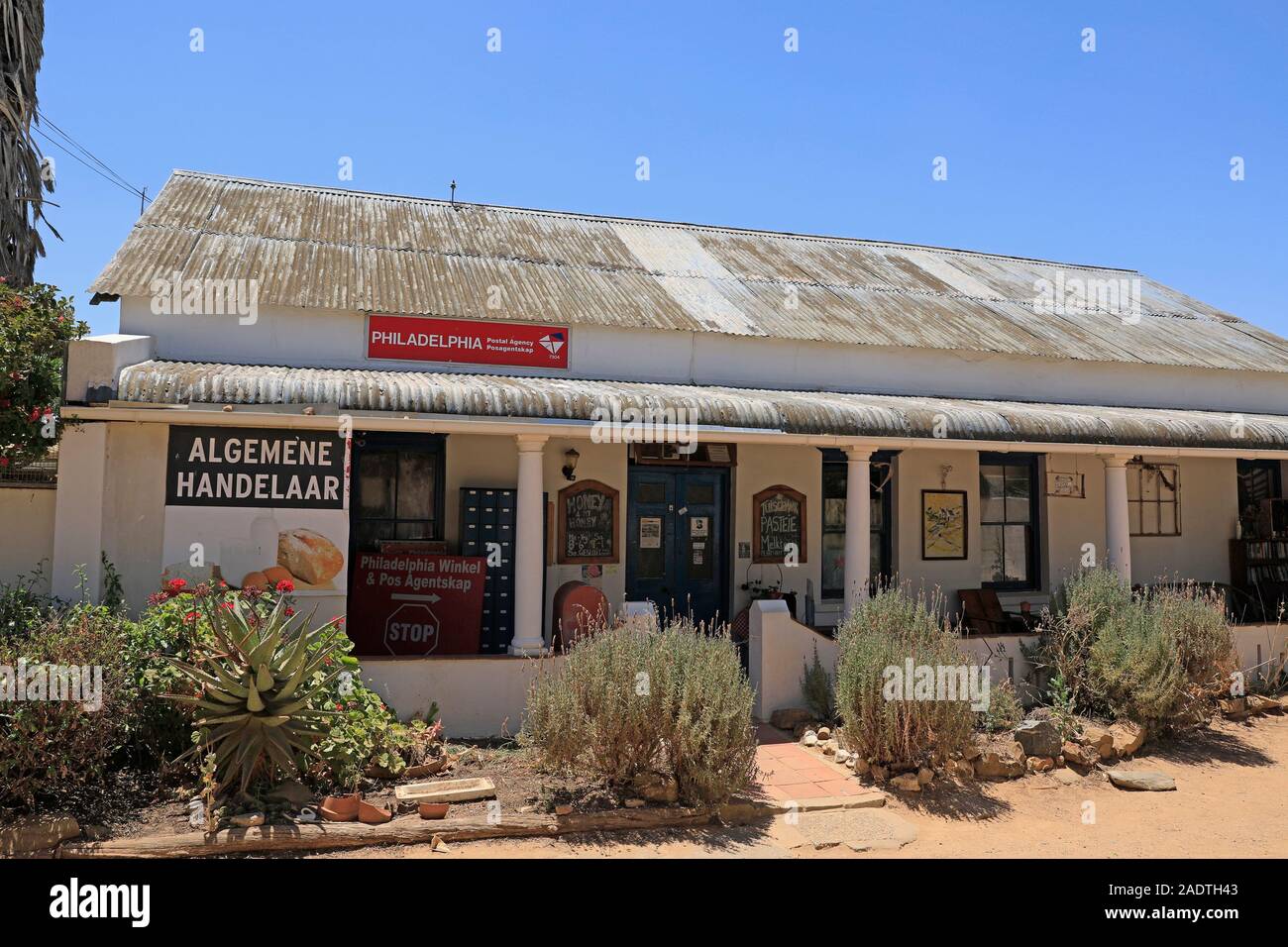 Algemene Handelaar (General Store) in the small town of Philadelphia in ...