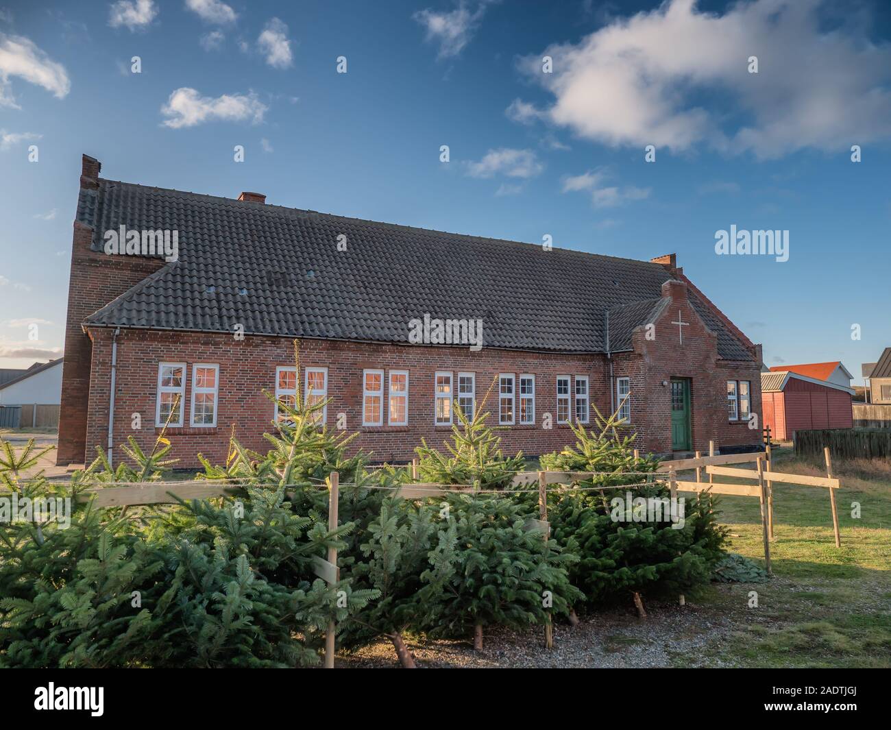 Modest architecture hi-res stock photography and images - Alamy