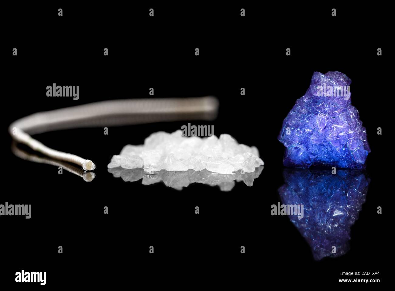 Crystal growing hi-res stock photography and images - Alamy