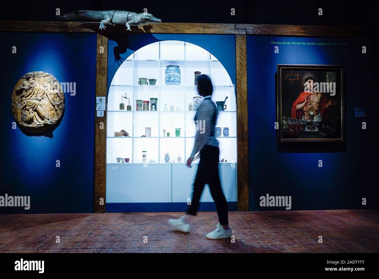 Medieval pharmacy hi-res stock photography and images - Alamy