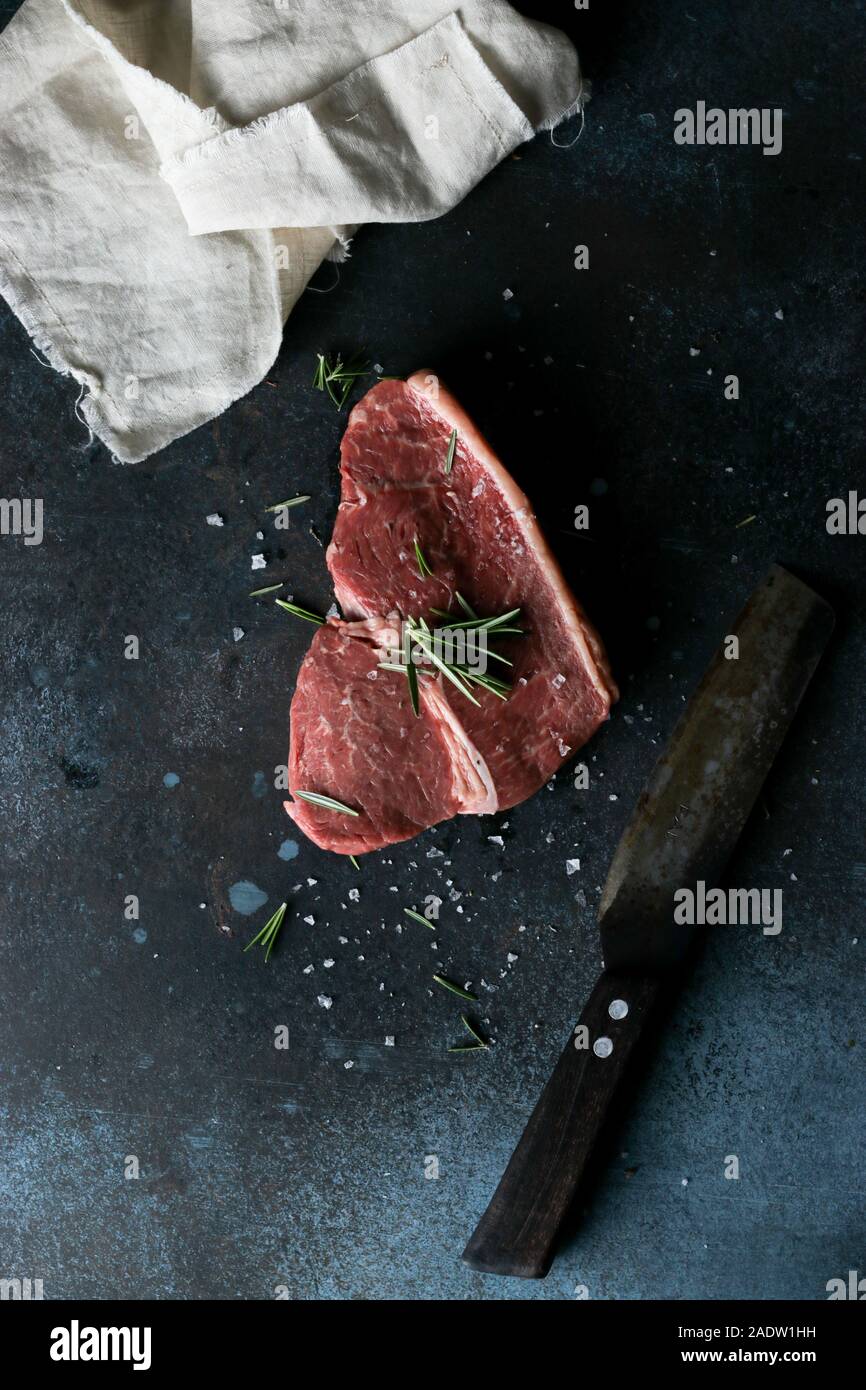 Moody & Rustic Raw Meat Stock Photo - Alamy