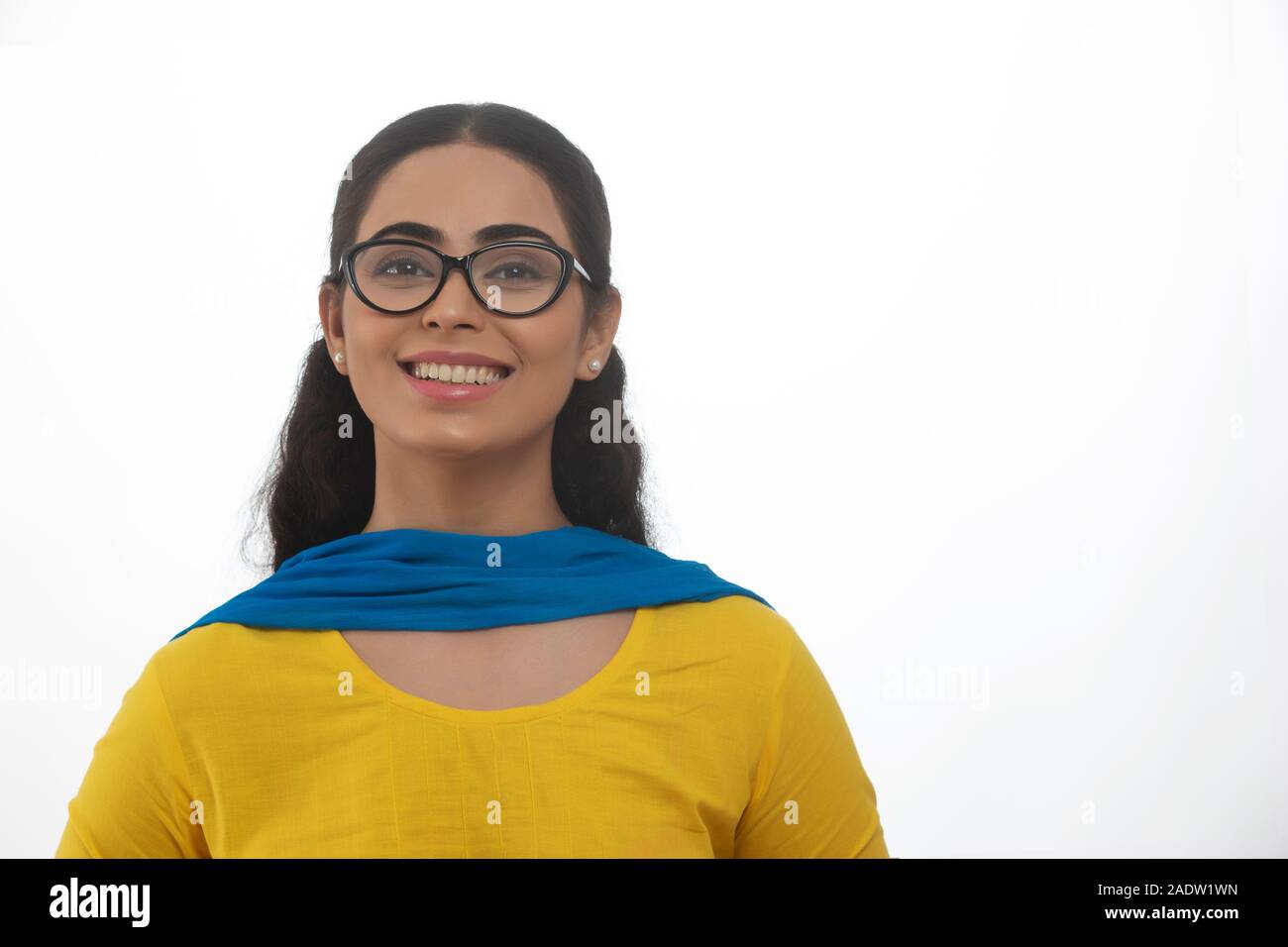 Indian woman portrait indian kurti hi-res stock photography and images ...